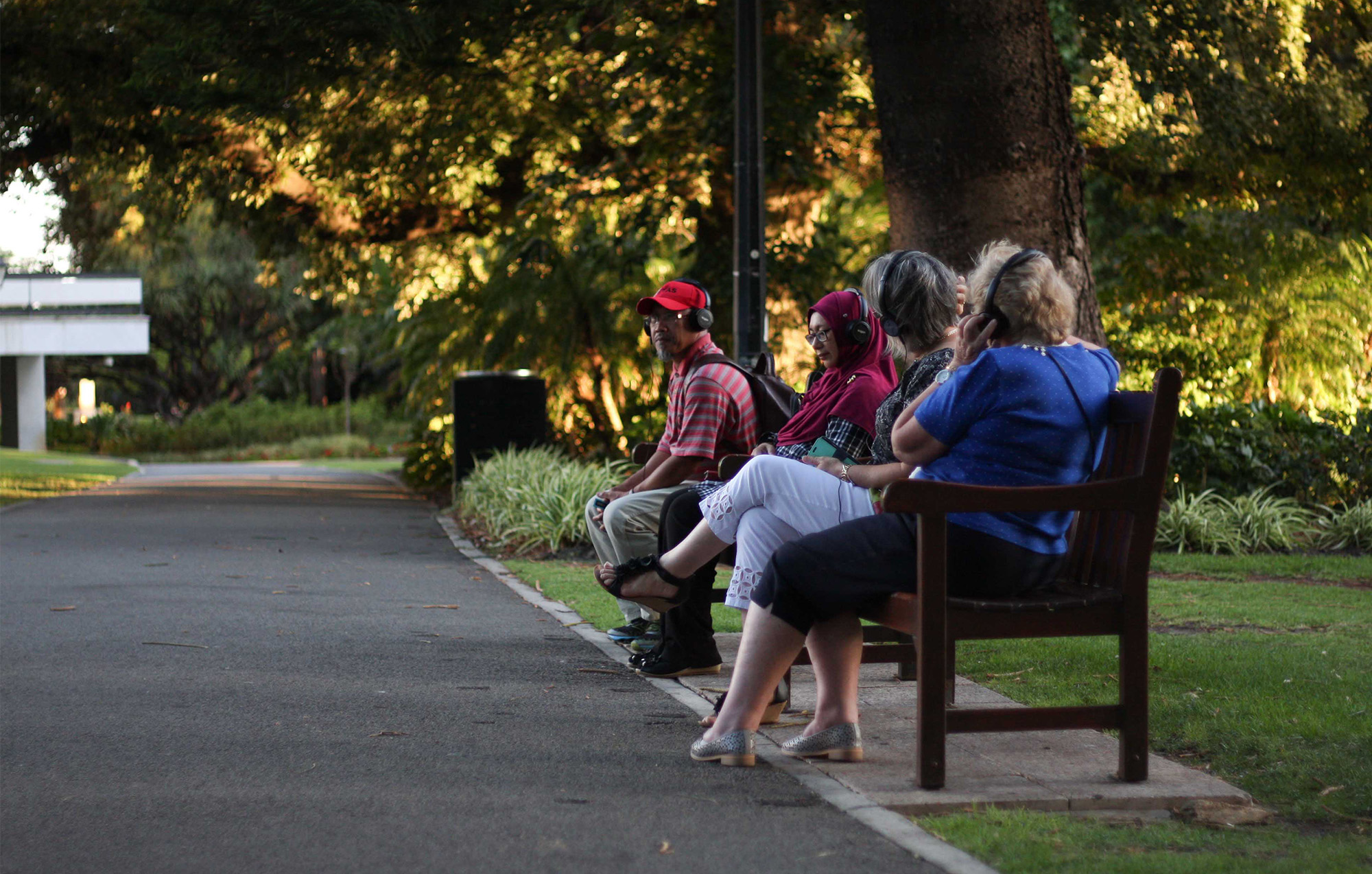 AMIMS people on bench – Empathy MuseumEmpathy Museum